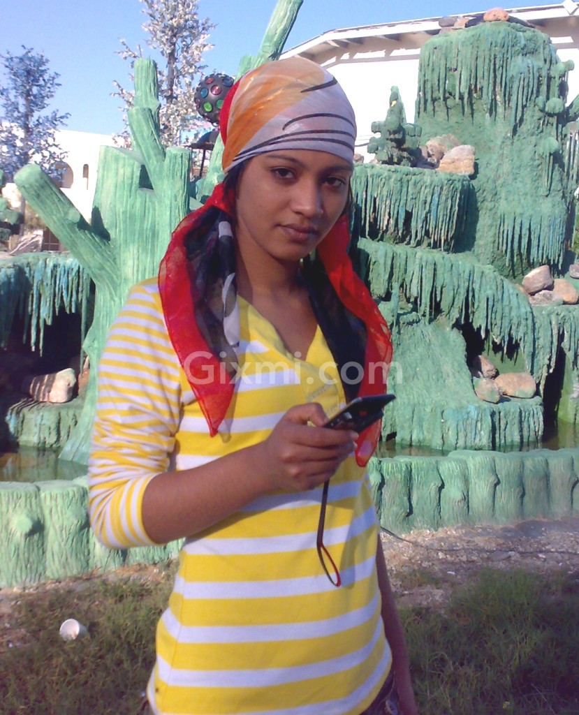 Desi Indian Girl From Pune Gixmi