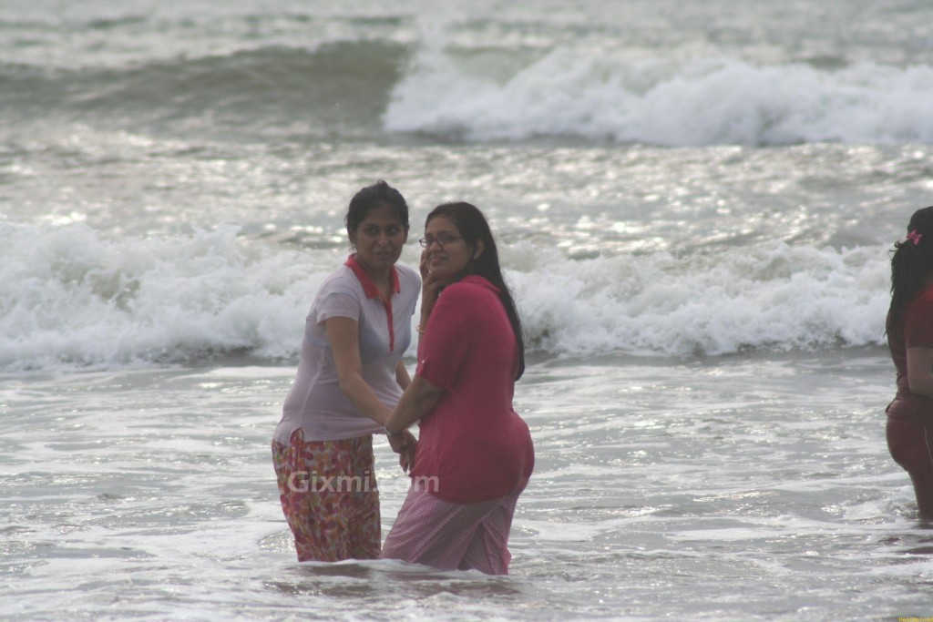 Indian Aunties Archives Gixmi